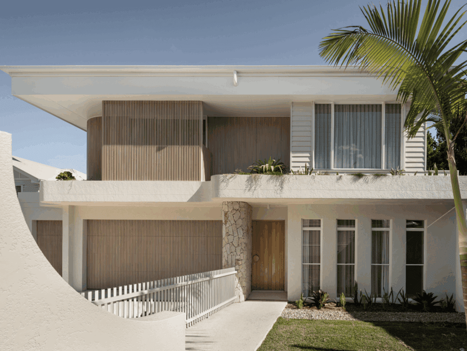Seamless Batten Garage Door & Facade | DECO Case Study