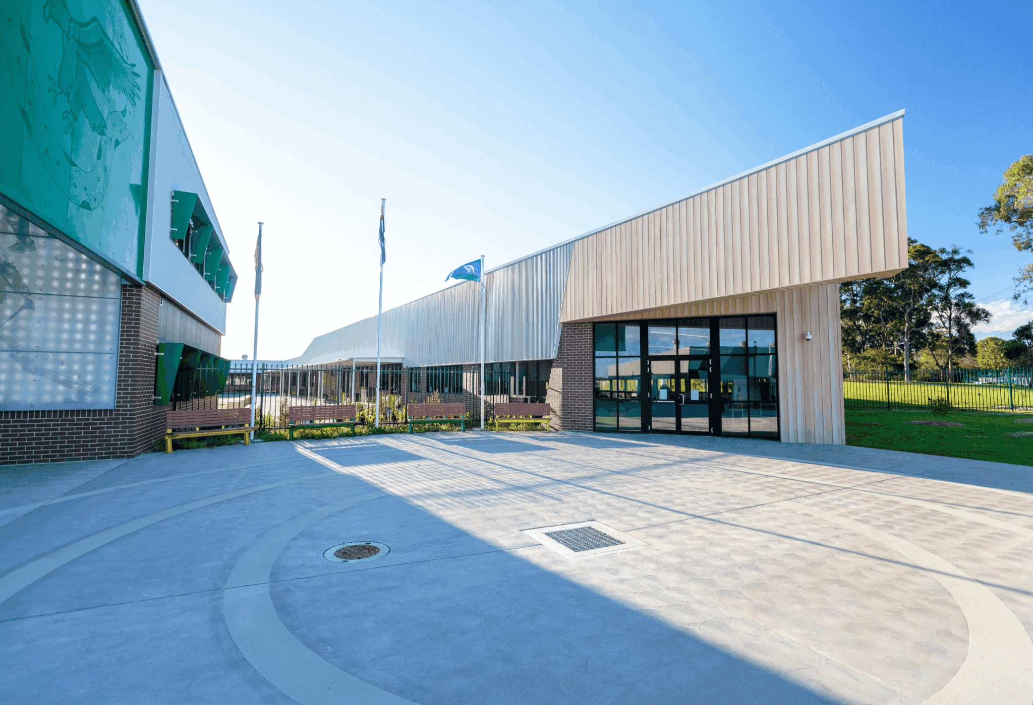 Hunter Sports High School | DecoClad® & DecoBatten® | DECO