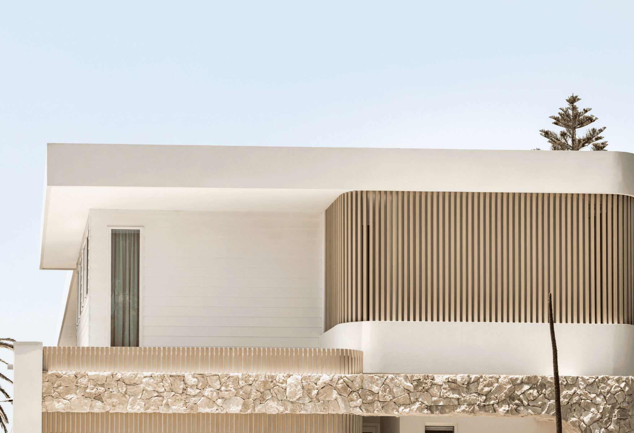Haaus 6 Project | Coastal Family Home Facade